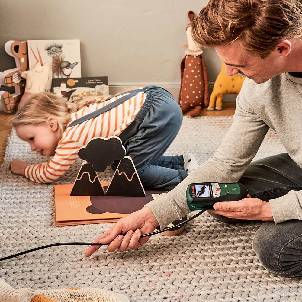 Flexible Camera Queclink Launches New AI Powered LTE Cat 6 Dash Camera