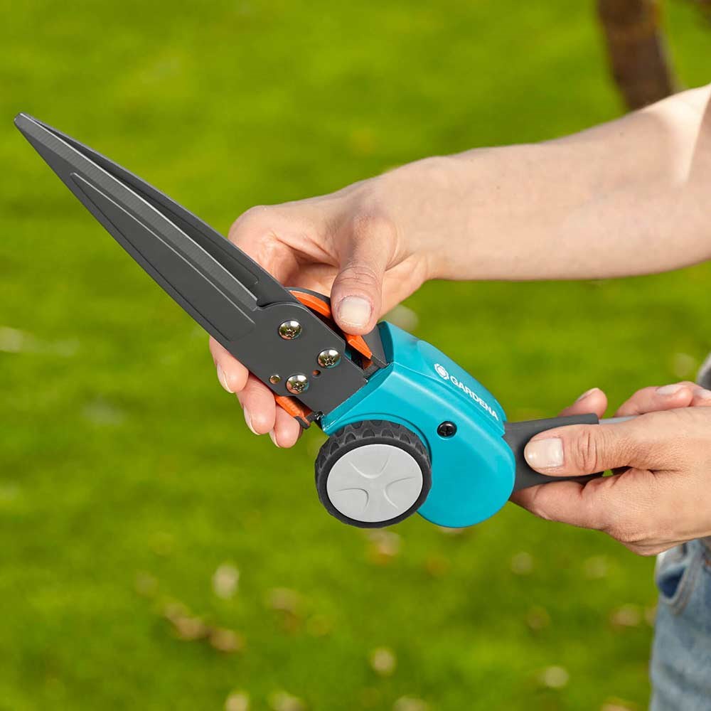 Extended Grass Shears