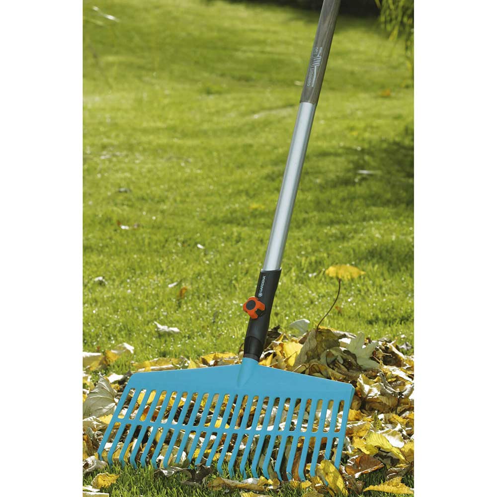 Gardena Combisystem Lawn Rake : Tooled-Up.com
