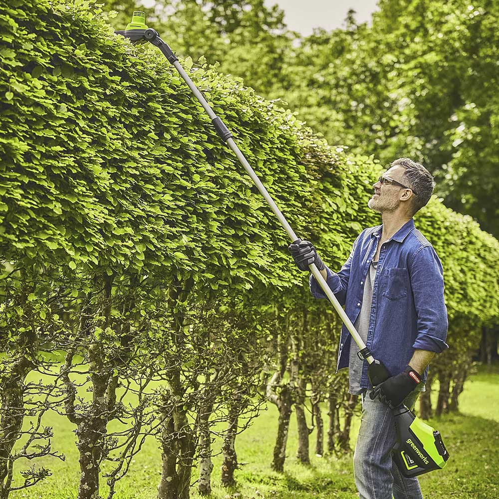 Greenworks GD60PHT51 60v Cordless Brushless Long Reach Hedge Trimmer 510mm Hedge Trimmers