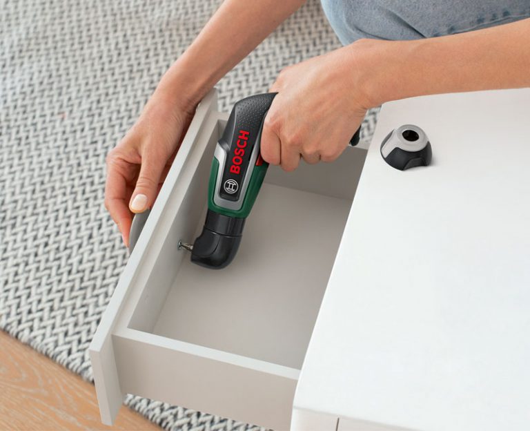 The-Right-Angle-Adaptor-makes-it-easy-to-drive-screws-in-awkward ...